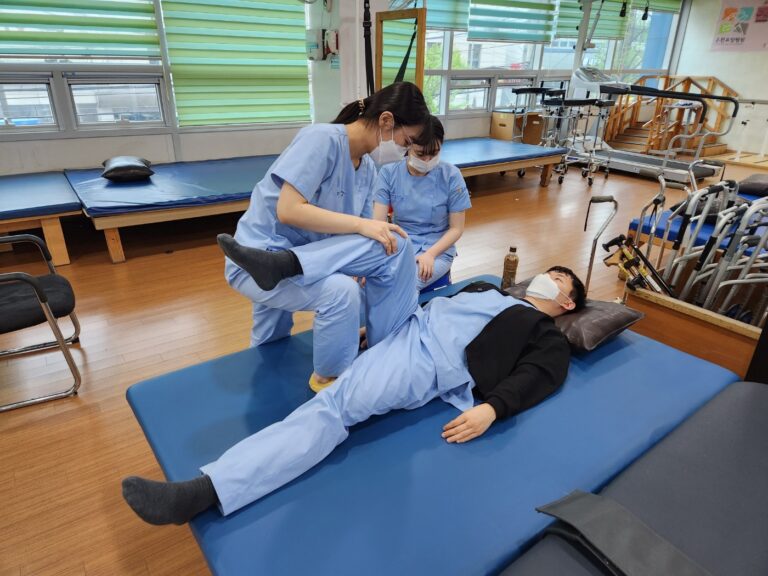 신입 물리치료사를 위한 ROM(range of motion) exercise – Lower extremity 실습 - 서울퍼스트병원